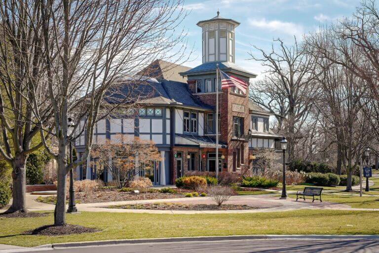 Lake Bluff - Lake Forest/Lake Bluff Chamber of Commerce
